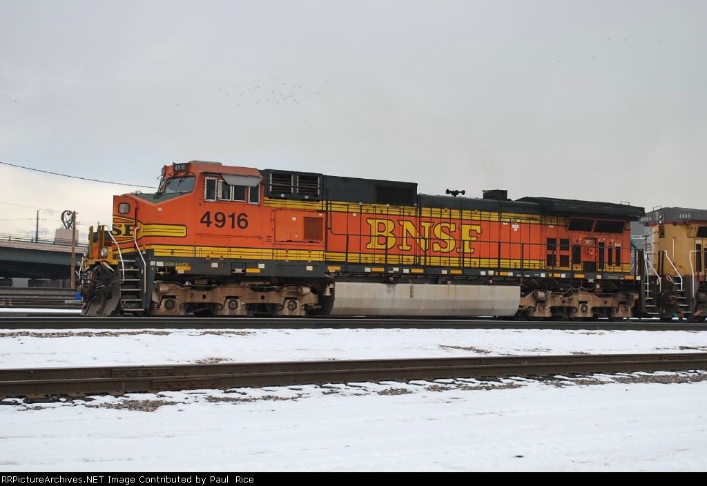 BNSF 4916